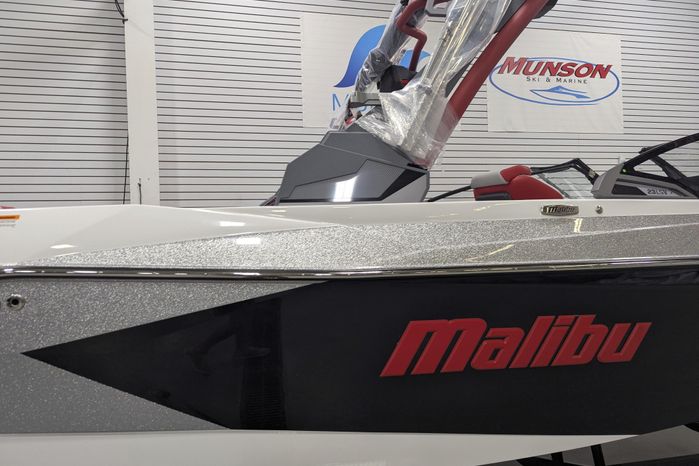 2026 Malibu Wakesetter 23 LSV Round Lake, Illinois - Munson Ski and Marine