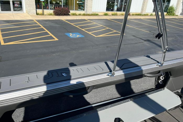 2026 Lund 2275 Baron Country Club Hills, Illinois - Water Werks