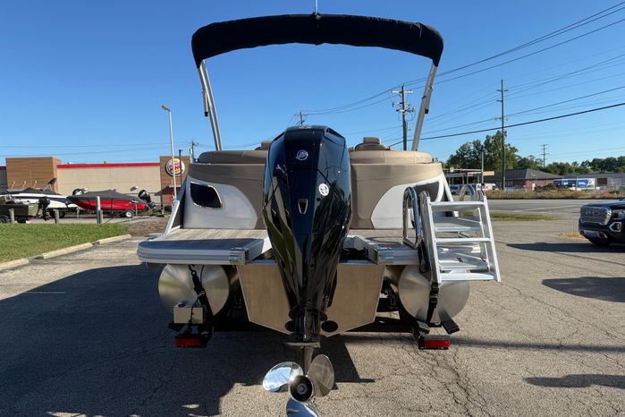 2025 Bennington L Bowrider Line Fairfield, Ohio - Hern Marine