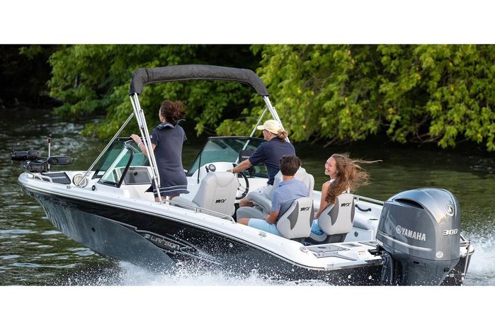 2020 Larson FX 2020 DC - Monadnock Boat Store