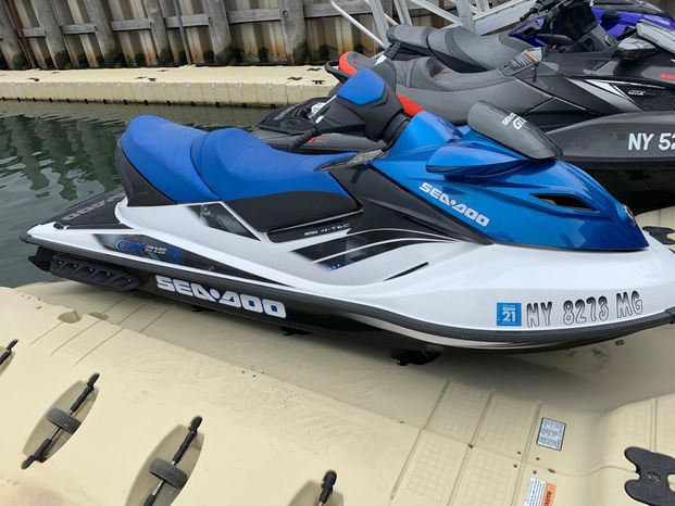 2009 Sea-Doo GTX 215 Hampton Bays, New York - Mariner's Cove Marine