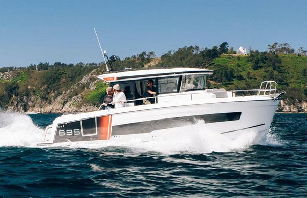 Jeanneau New Boat Models - Dunbar Yachts